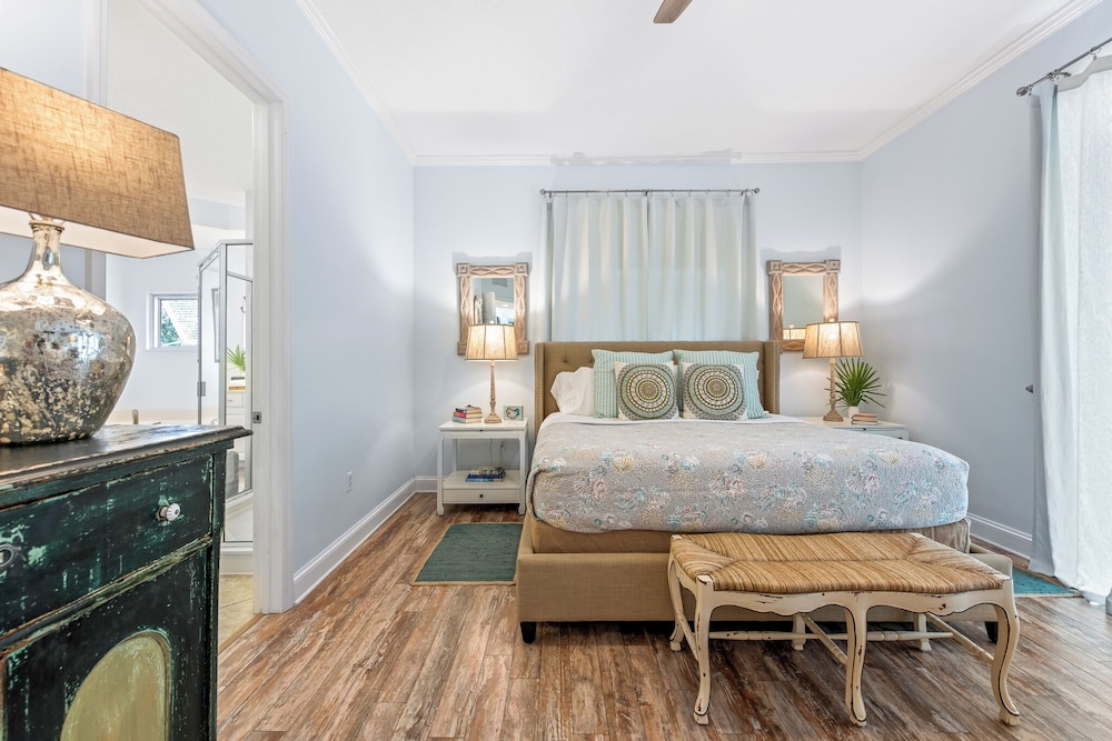 Prime Location ~ Walk To The Best Of 30a~b/t Alys And Rosemary - Rosemary Beach, FL