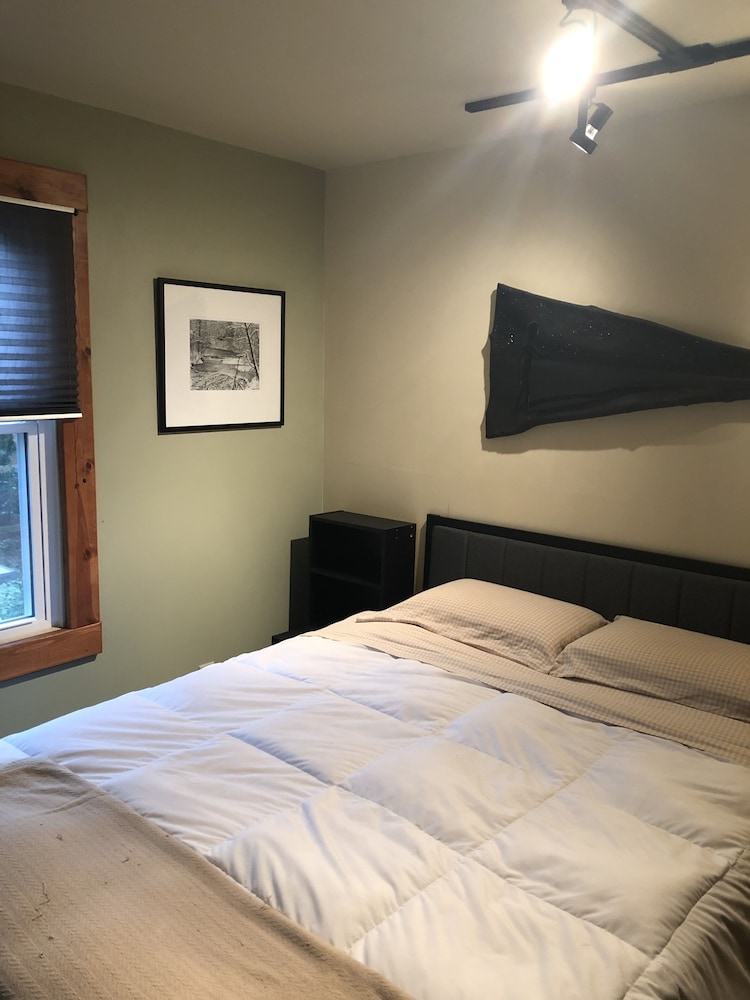 1-bedroom Apartment In The Heart Of The Village Of East Aurora. - East Aurora, NY