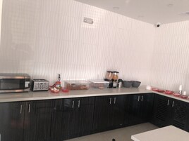 Café da manhã self-service grátis todos os dias