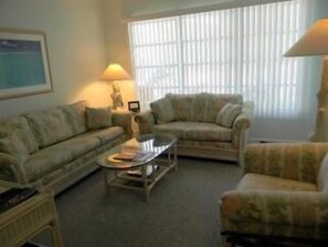 2 Minute Walk to Siesta Beach (really!!) Great value, great location ...