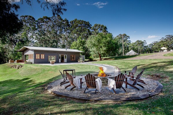 Attunga Retreat -Berry Mountain/Kangaroo Valley - Beaumont | Stayz
