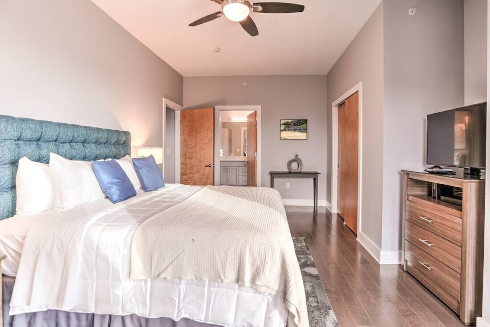 Nuevo Condominio De Lujo En El Centro De Asheville Condotel ~ 45 Asheland Ave. Unidad # 505 - Asheville, NC