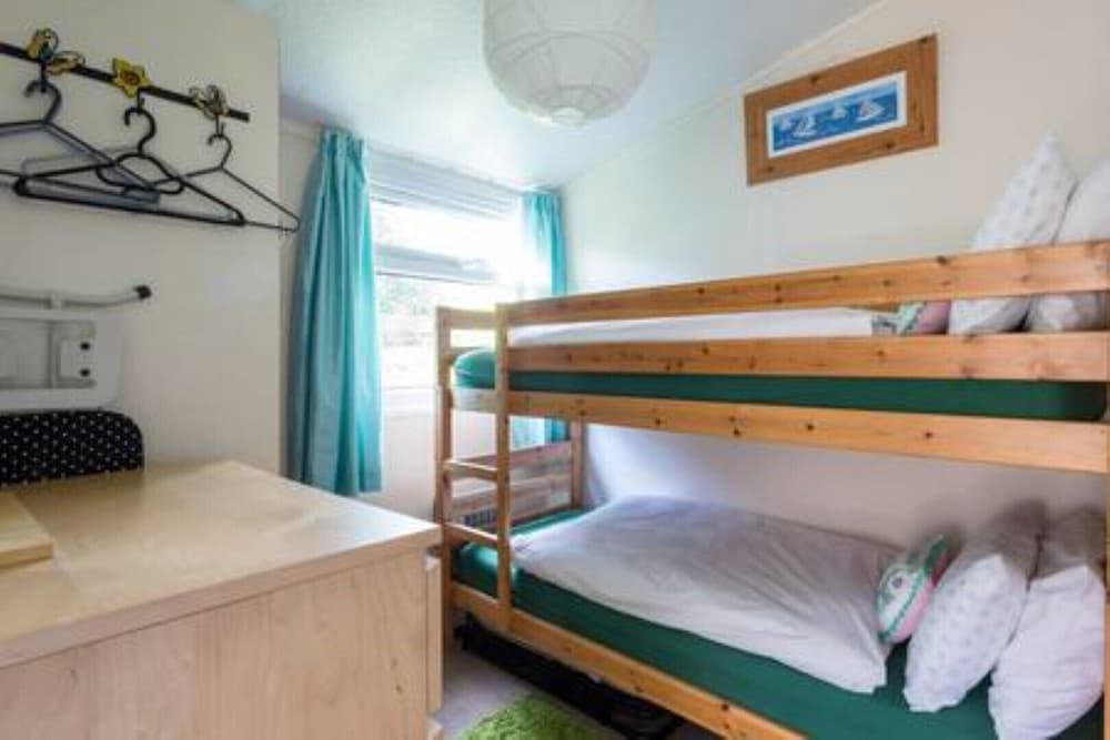 Milkwood, A Lovely Three-bedroomed Chalet, Sleeps Five - Llansteffan