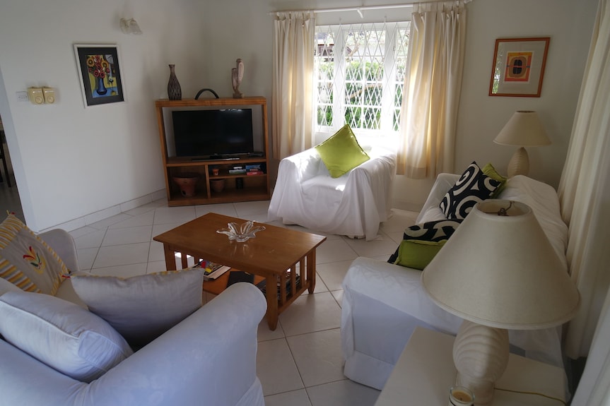 Amplia Villa De Vacaciones Ventoso Con Piscina Cerca De Rockley Beach - Bridgetown