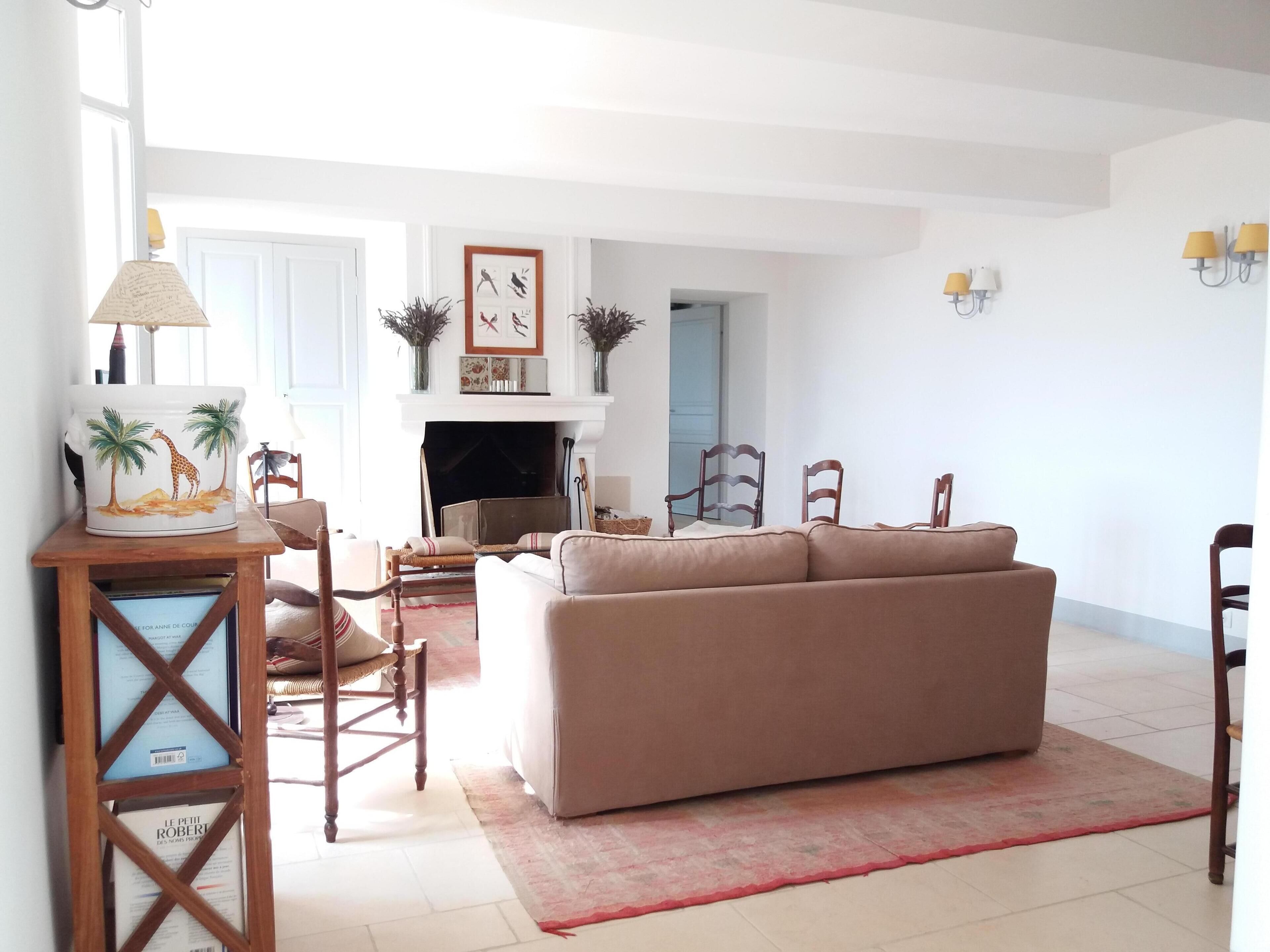 Bastide Du 19ème Siècle Parmi Les Oliviers: Grande Propriété Avec Piscine Et Vue Splendide - Aups