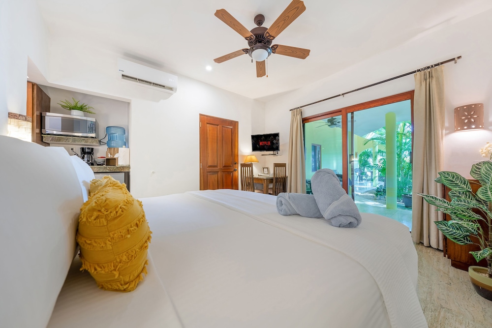 Immaculate Boutique Hotel! Heated Pool, Bbq, 5min To Playa Norte, Local Area - Isla Mujeres