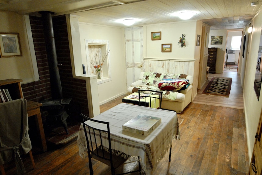 Santa Fe Getaway, Private Suite Under Glorieta Mesa - New Mexico