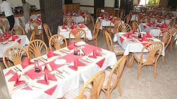 Pequeno-almoço completo diário incluído