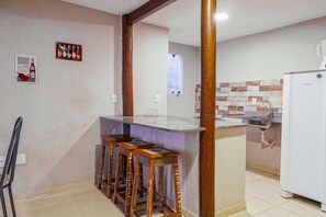 Loft | Cozinha privada | Geladeira, fogão, talheres/pratos/utensílios de cozinha