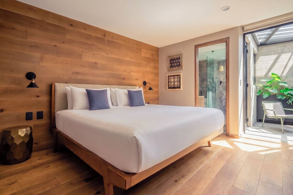 Suite Design, várias camas, não fumadores | 2 quartos, roupa de alta qualidade, edredões de penas 