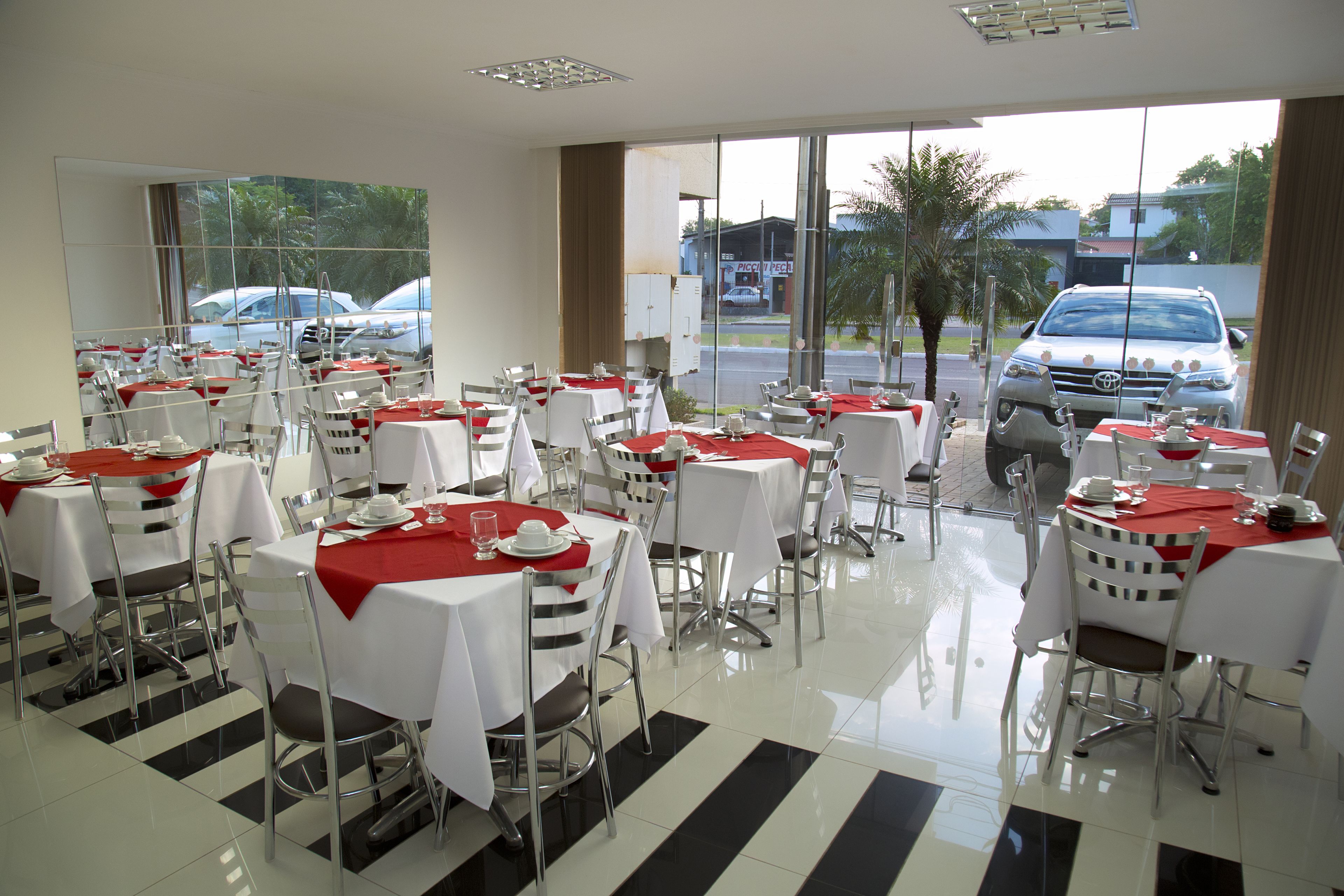 Pequeno-almoço tipo buffet diário incluído 