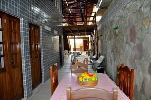 Pequeno-almoço tipo buffet diário incluído