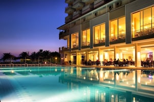 Piscina interior, piscina exterior 