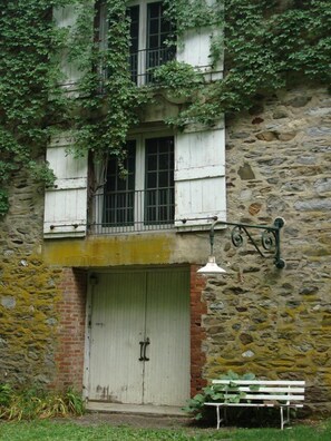 Historic, Converted Mill w/Beautiful Waterfall & Stream, 2 hr drive ...