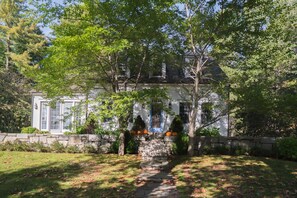 100% ROXBURY! PoshPadsCT "JUDD'S BRIDGE" 1.5Hrs NYC, 5BR, Ski, Pool ...