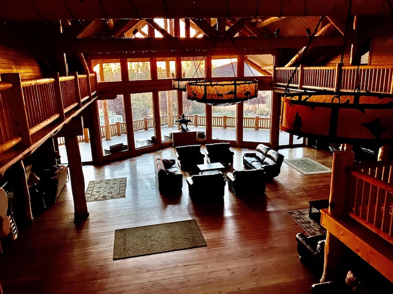 Spacious Lodge And Ranch Property - Great For Large Groups - Utah