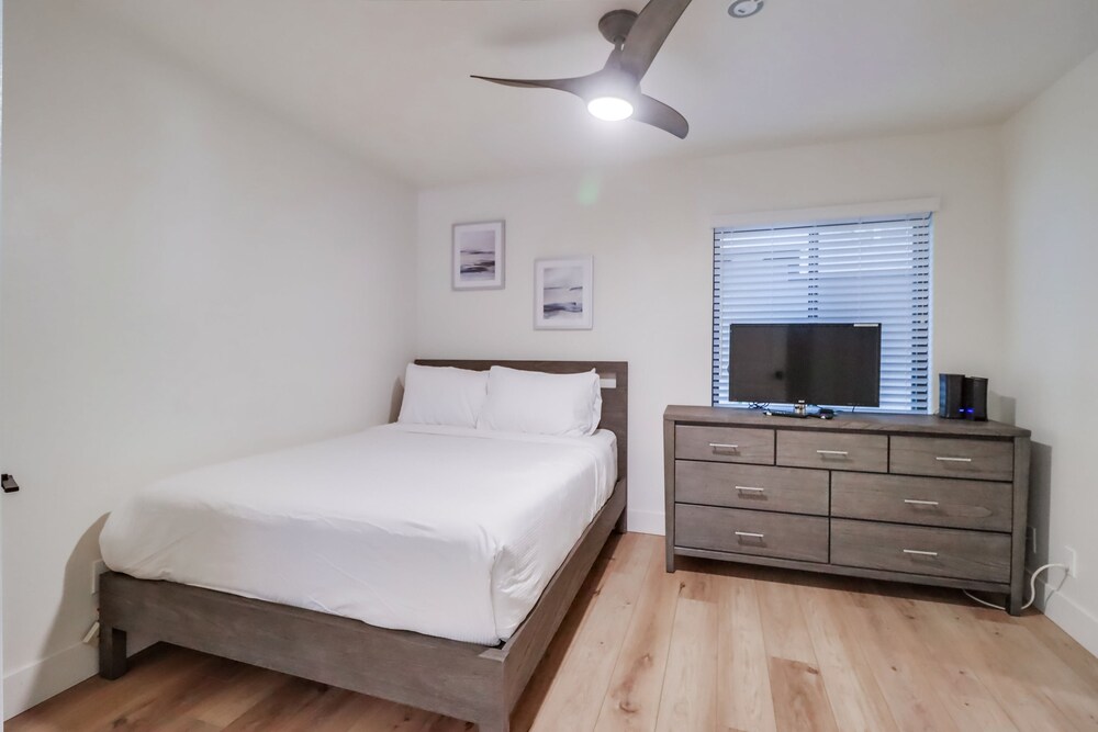 Remodel-new Photos! Patty`s Riviera Villa: On Beautiful Sail Bay, Steps To Sand, Bikes, Wifi - Coronado, CA