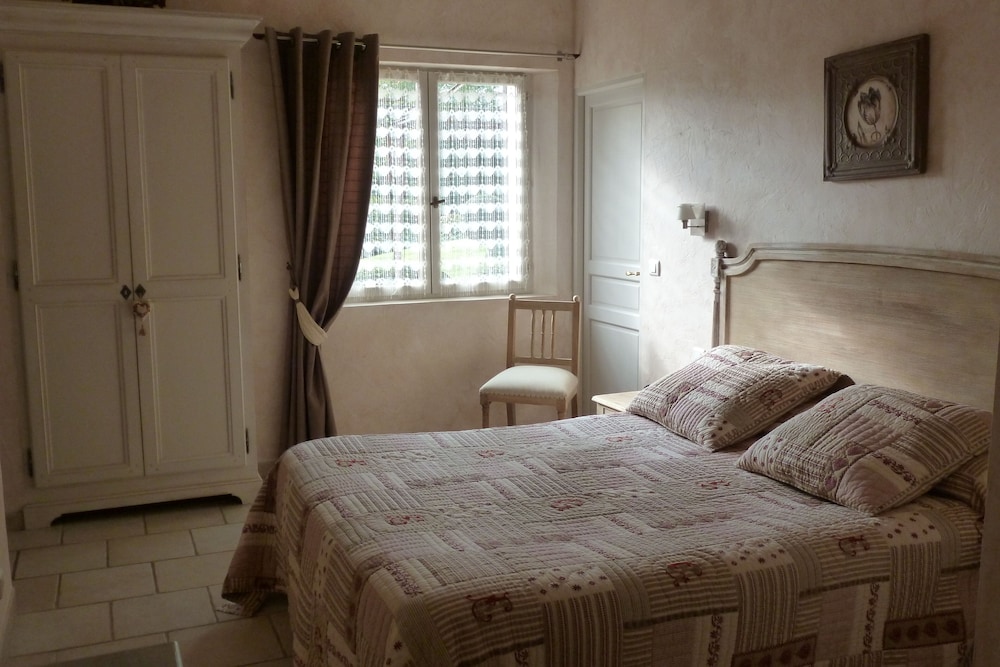Cottage For 2 People With Private Pool In Wooded Park *** Classified - Luberon