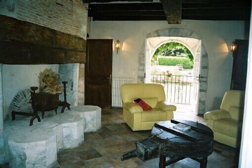 Maison De Charme Et De Caractère Avec Piscine Sécurisée, à 2 Km De Périgueux - Ibis Budget Perigueux Boulazac