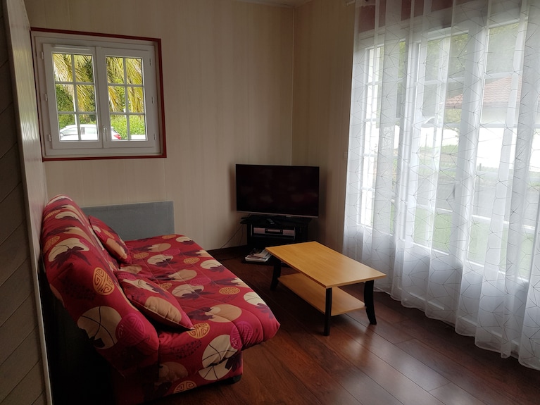 Charmant Appartement Au Calme Dans Villa Avec Jardin - Espelette