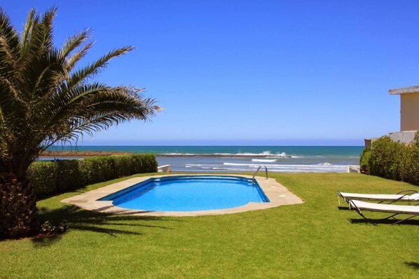 Riad Sana – Skhirat – Lovely well fitted seafront villa with pool and ...