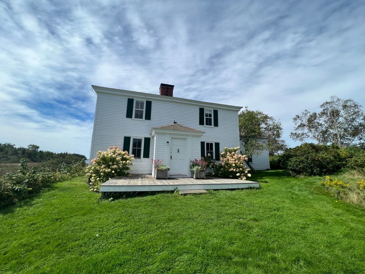Unimaginable Beauty! Frank Benson’s 18 Acre Oceanfront Farmhouse Tennis ...