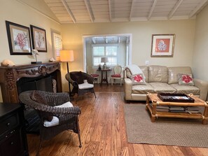 Sunny Balboa Island Cottage - Spring & Summer Weekly/Monthly - GARAGE ...