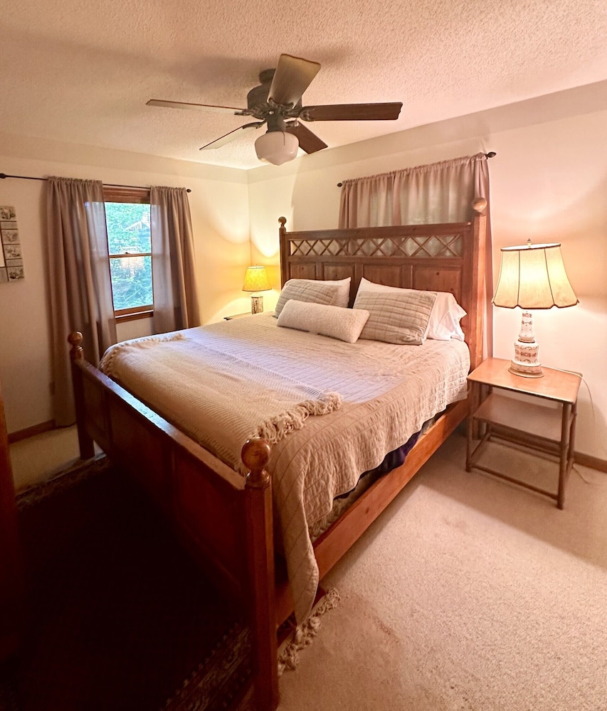 Camp Bear Pen 3br/2 Baths - Near Town. - Highlands, NC
