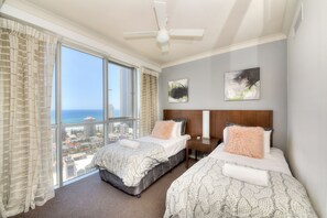 Apartamento Deluxe, 2 quartos, acessível, vista para o oceano | 2 quartos, roupa de alta qualidade, com decoração personalizada 