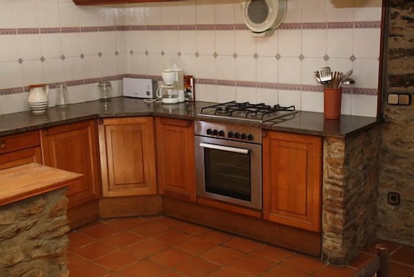 Self Catering Mas Cases For 9 People - Begur