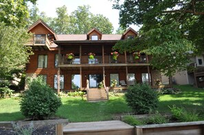 Lake Front Luxury Cabin - Howard | Vrbo