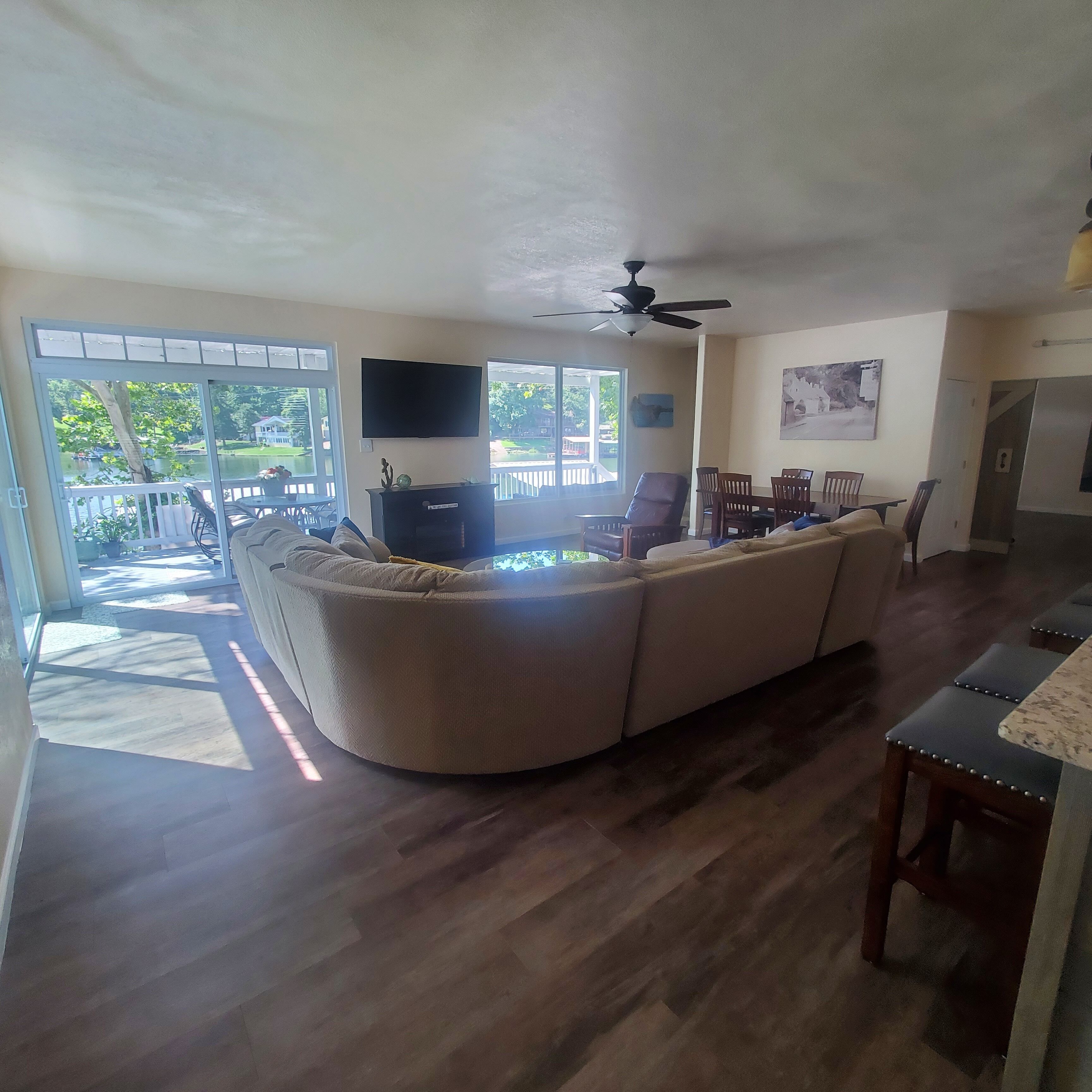 Lake Of The Ozarks Missouri New Family Friendly And Spacious Home For Rent - Gravois Mills, MO