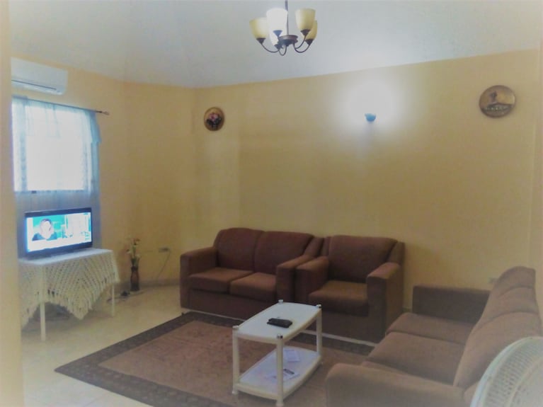 Casa De Souvenirs: 4br, Wifi, Tv, Ac, 24h Elect, Nevera ... - Port-au-Prince