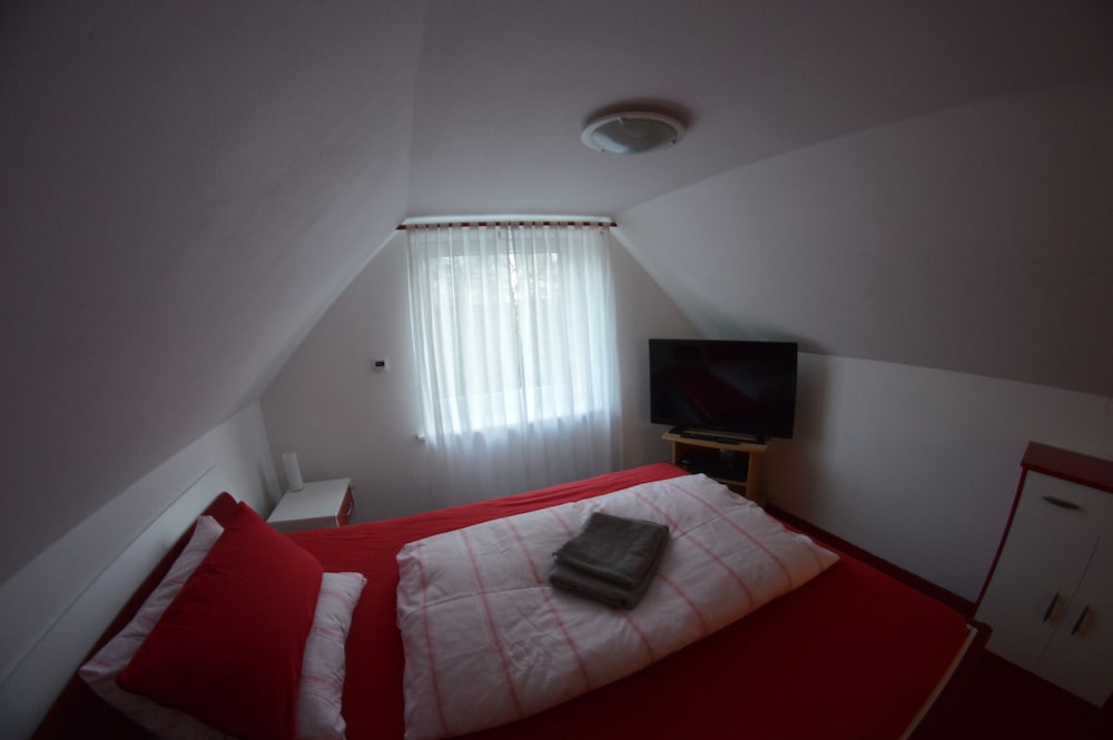 Apartment In The Idyllic Health Resort Burg-dithmarschen - Wacken