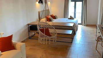 Quarto família | Frigobar, cofres nos quartos, individualmente decorados