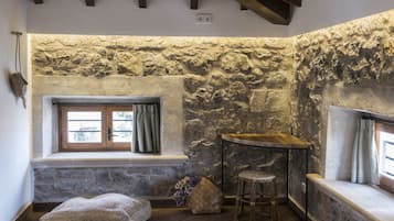 Cozy Room | Frigobar, cofres nos quartos, individualmente decorados