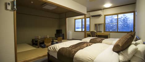 Quarto quádruplo tradicional (Japanese Western Style) | Cofres nos quartos, Wi-Fi de cortesia, roupa de cama