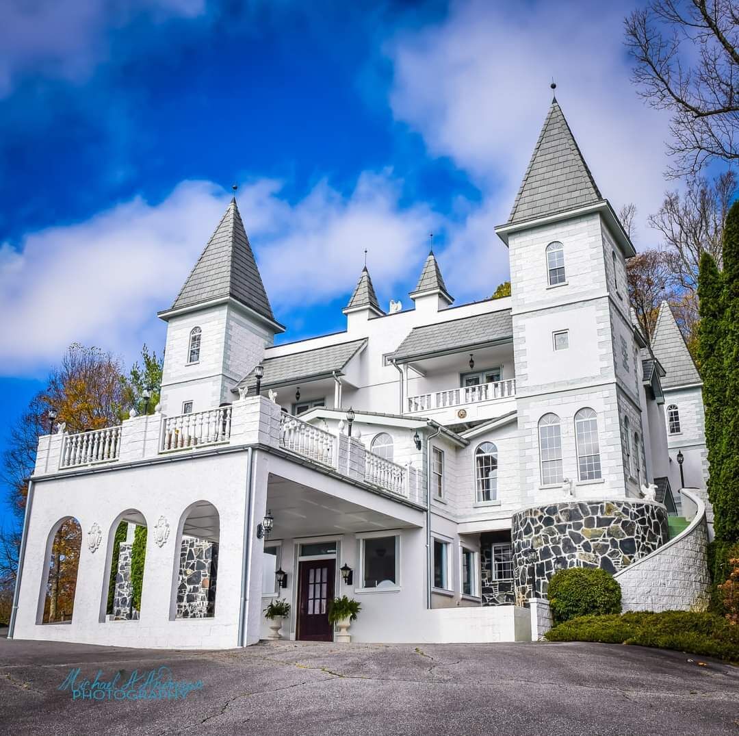 🏰 Private Castle with 3 Course Dinner & Breakfast with In-House Gourmet ...