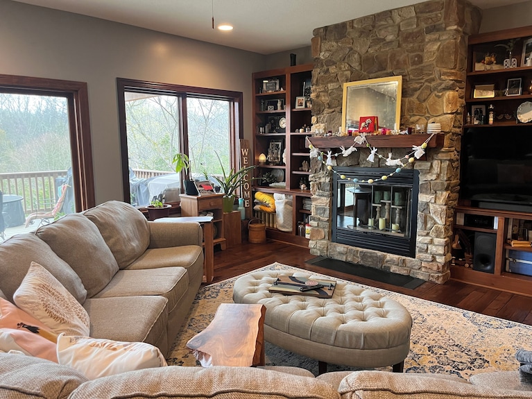 Wooded Cottage On 10 Acres To Explore And Entertain - Pammel State Park, Winterset