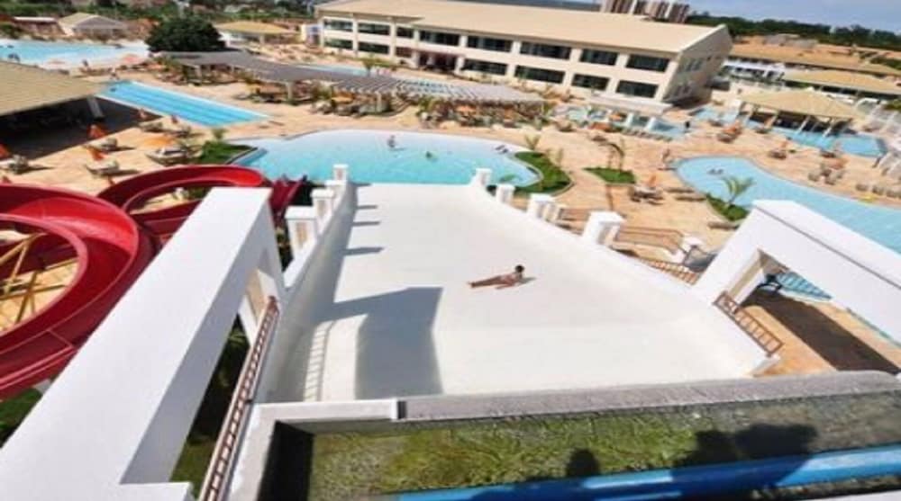 Lacquas Diroma Iii Apt Avec 3 Suites, Avec 2 Places De Parking. - Caldas Novas