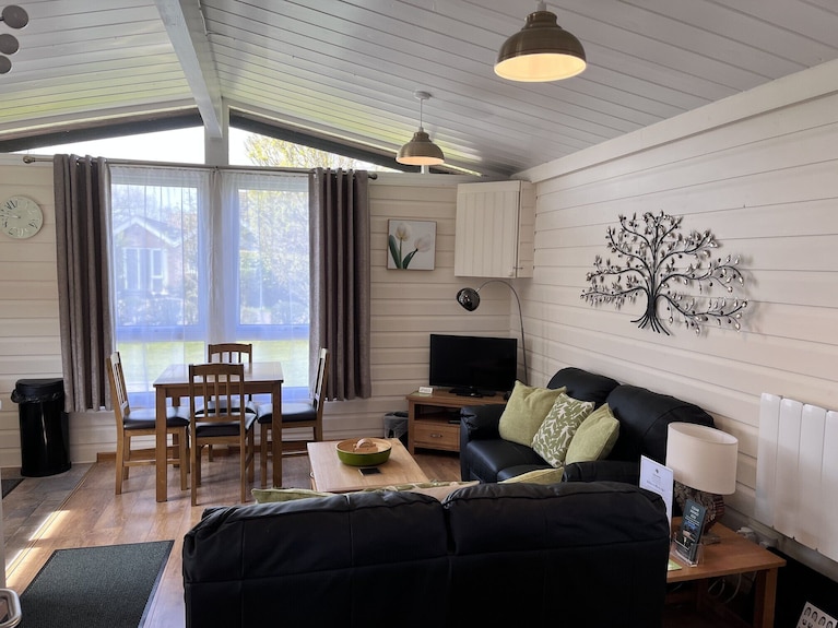 Alberta Lodge、シーダースプリングス、ヒーチャム。 ビーチまで徒歩5分。 - ハンスタントン