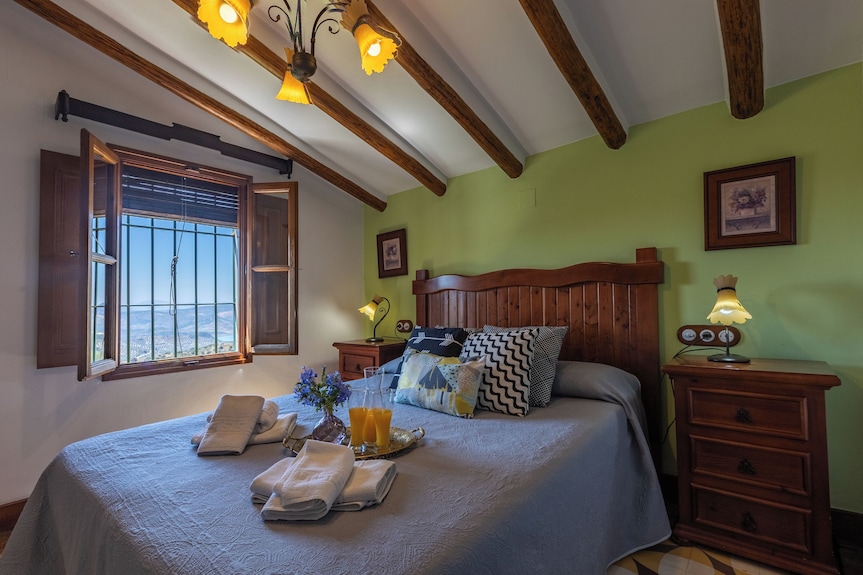 Casa De Campo, Gran Piscina, Buenas Vistas A Iznajar Y A La Montaña, Jacuzzi Opc - Andalucía