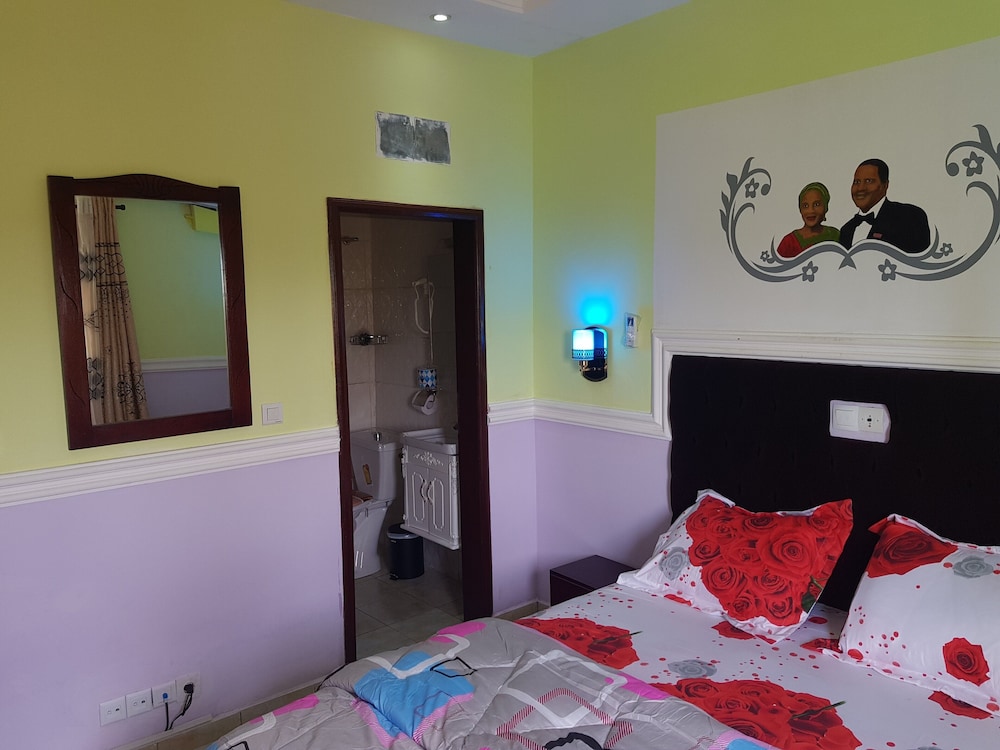 Appartement ( Crèmes ) Résidence Koweït City. ( Bonamoussadi ) Bangué - Douala