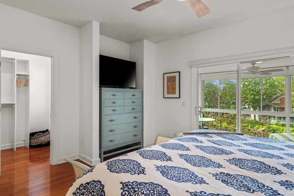 Midtown Riverfront Condo Extended Stays - Traverse City, MI