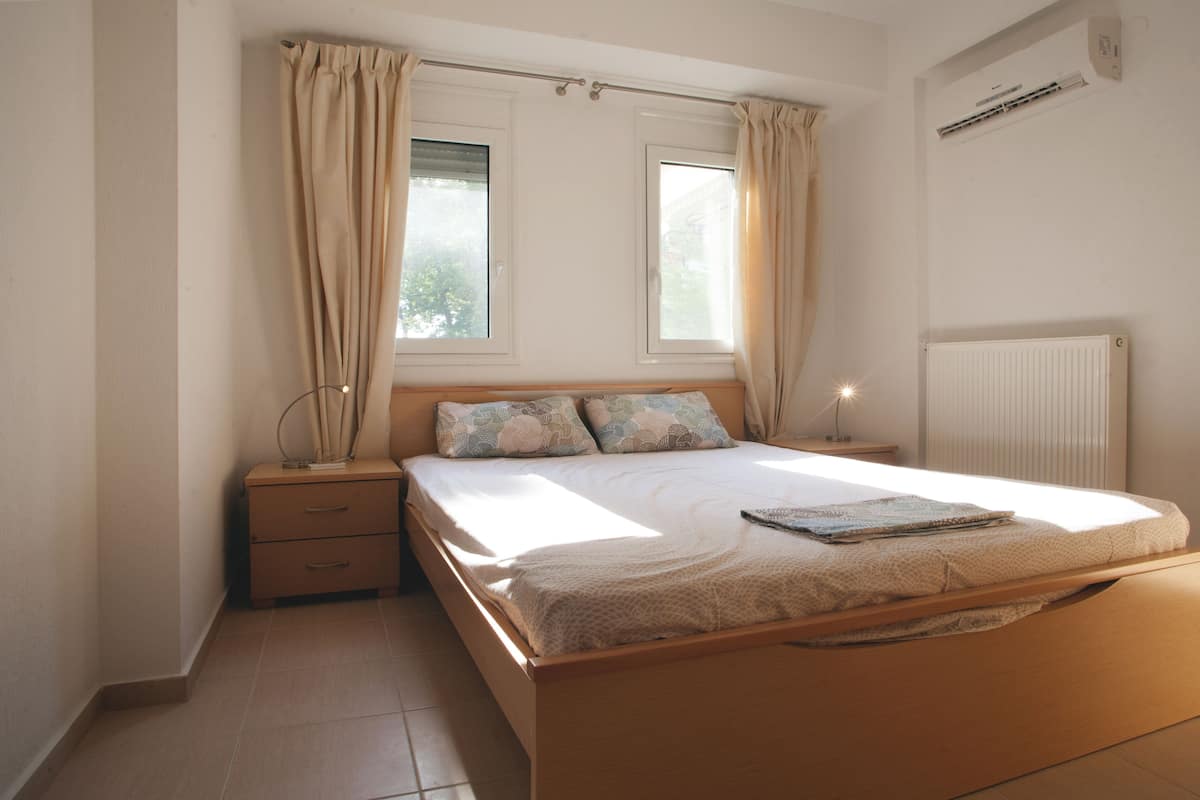 Apartamento | Cofre no quarto, quartos insonorizados, ferro/tábua de engomar