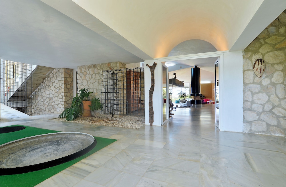 Magnificent Huge House Of 680 M2 In A 4000m2 Garden With Panoramic View. - Marbella
