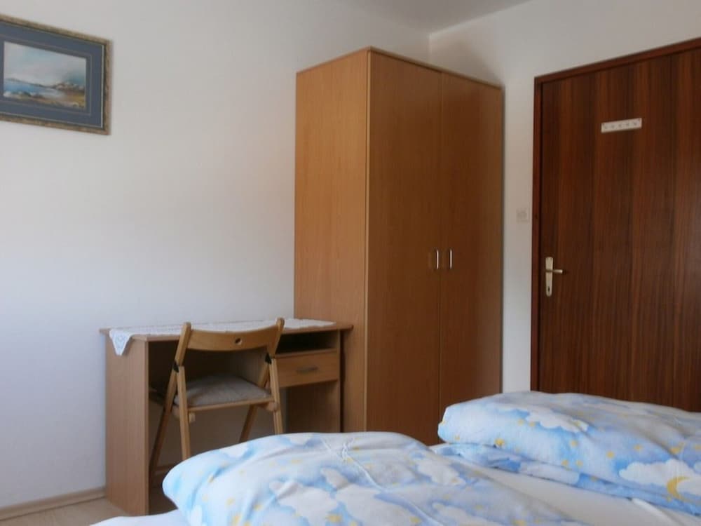 Apartment Viva °1, Family-friendly, Near The Beach, Pets Allowed - Krk