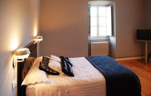 Quarto Duplo, não fumadores, vista para a montanha | Camas desdobráveis, Wi-fi grátis, roupa de cama fornecida 