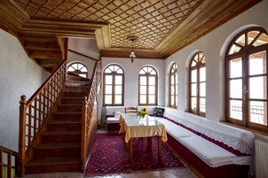 Área de estar no saguão