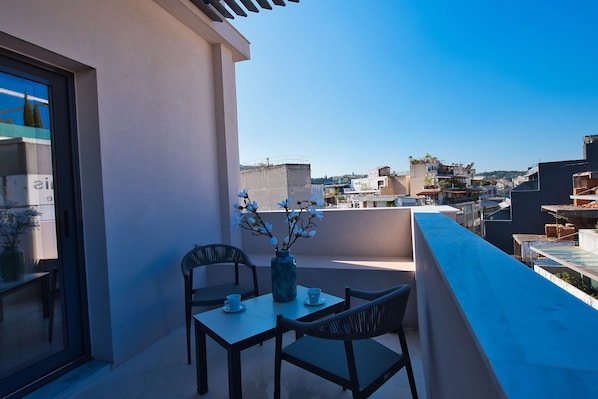Quarto Superior, varanda (Acropolis View) | Varanda